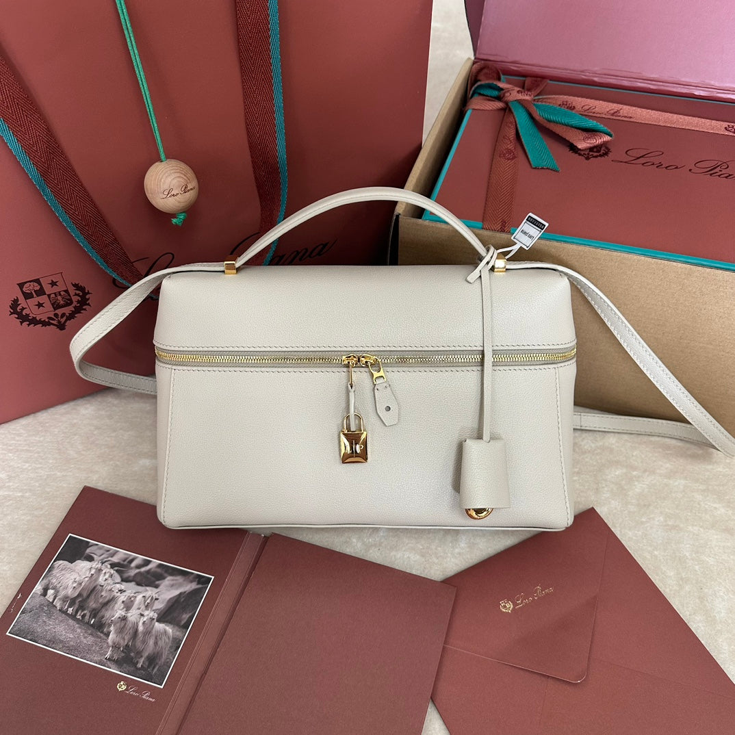 EXTRA BAG L27 IN WHITE SMOOTH CALFSKIN WITH GOLD HARDWARE – BeeLove